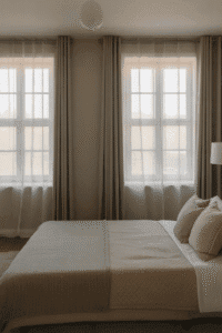 Layout Tips on How to Arrange a Bedroom With Two Windows That Actually ...